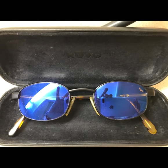 revo sunglasses blue - Il Cascinone